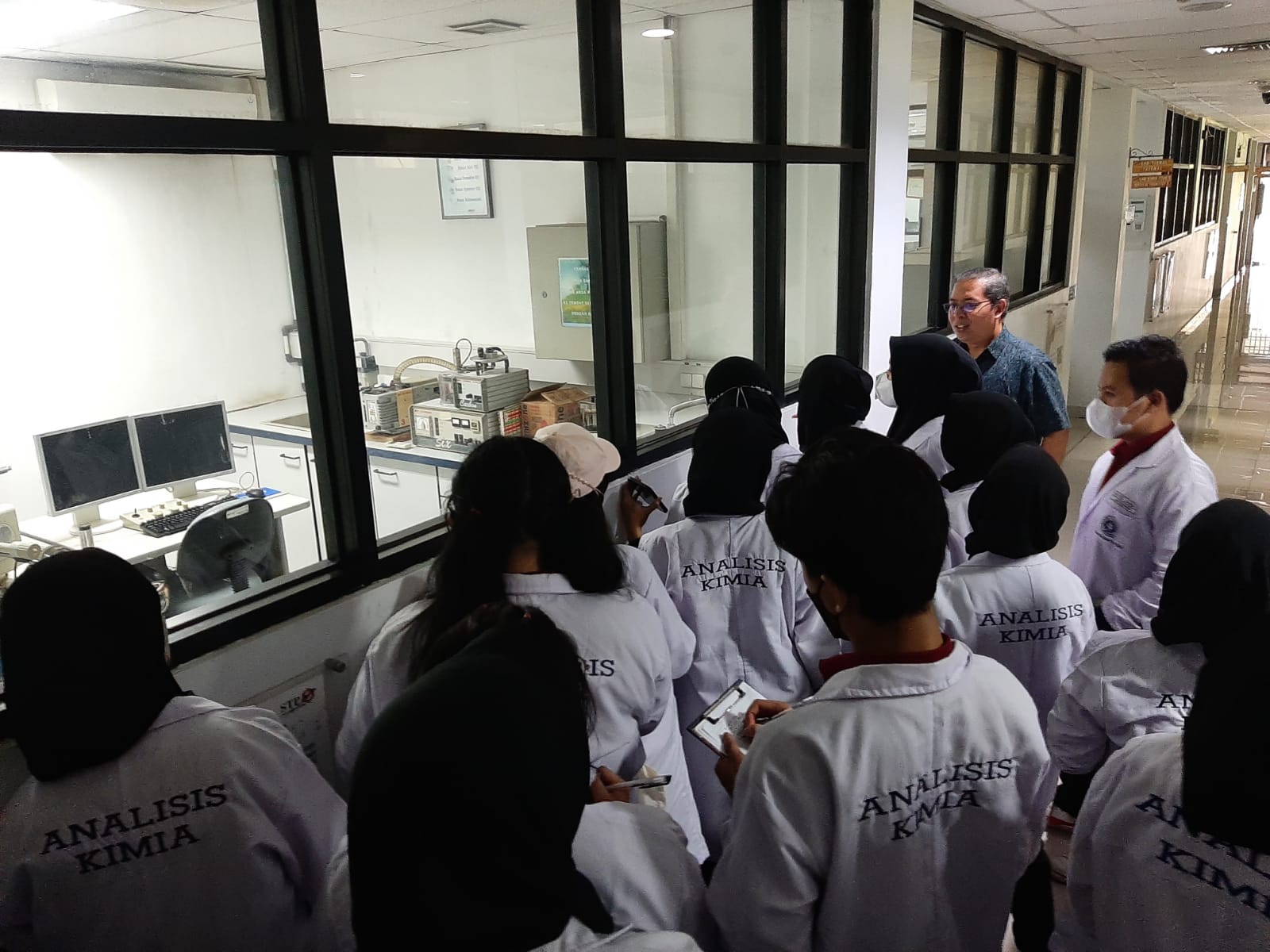 Prodi Analis Kimia IPB Kunjungi Lab Polimer dan Fotonik KST BJ Habibie ...